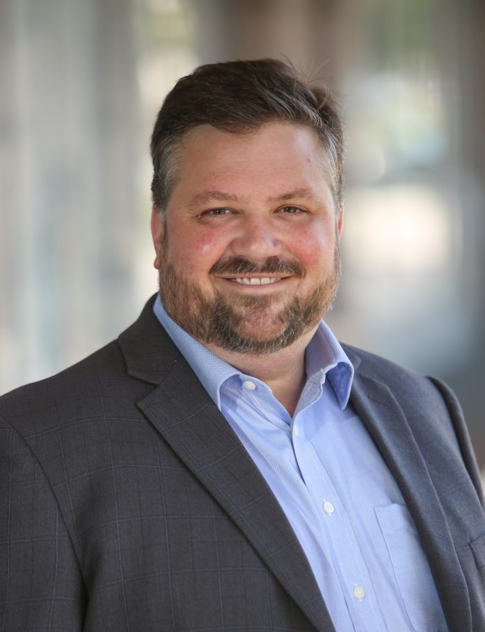 8 People on the Move : Risk & Insurance