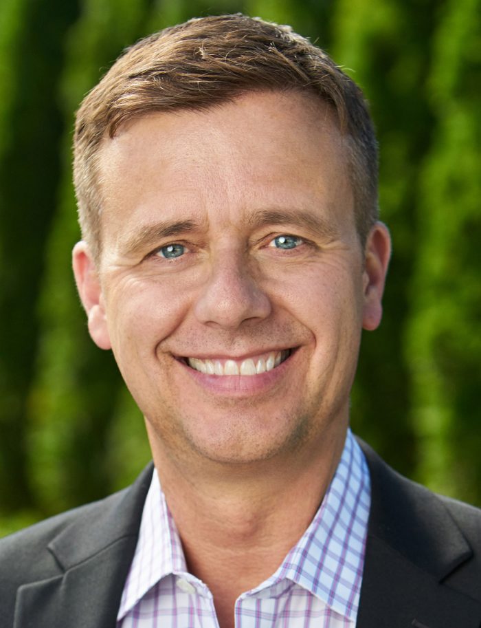 8 People on the Move : Risk & Insurance